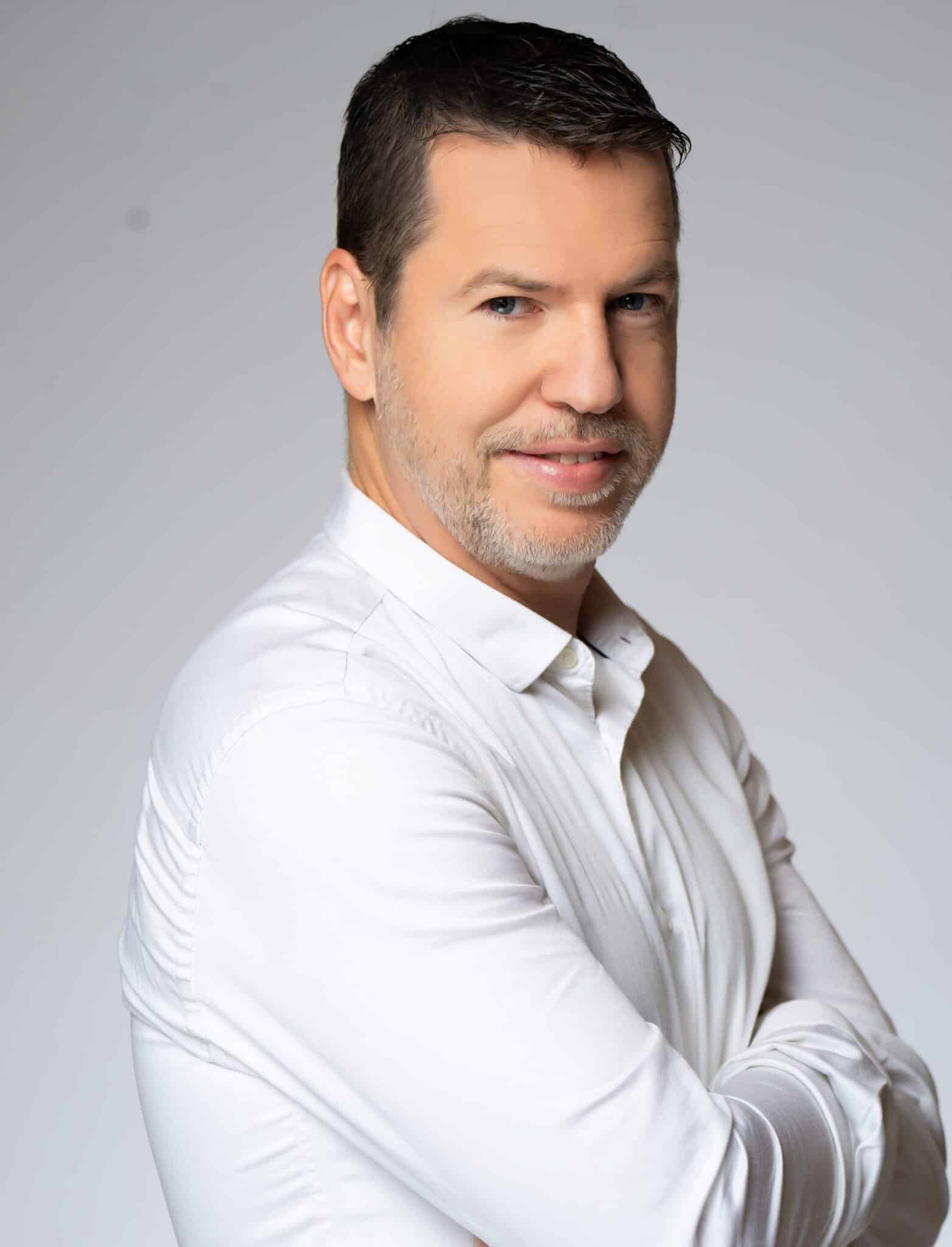 Leadership - שיכון ובינוי